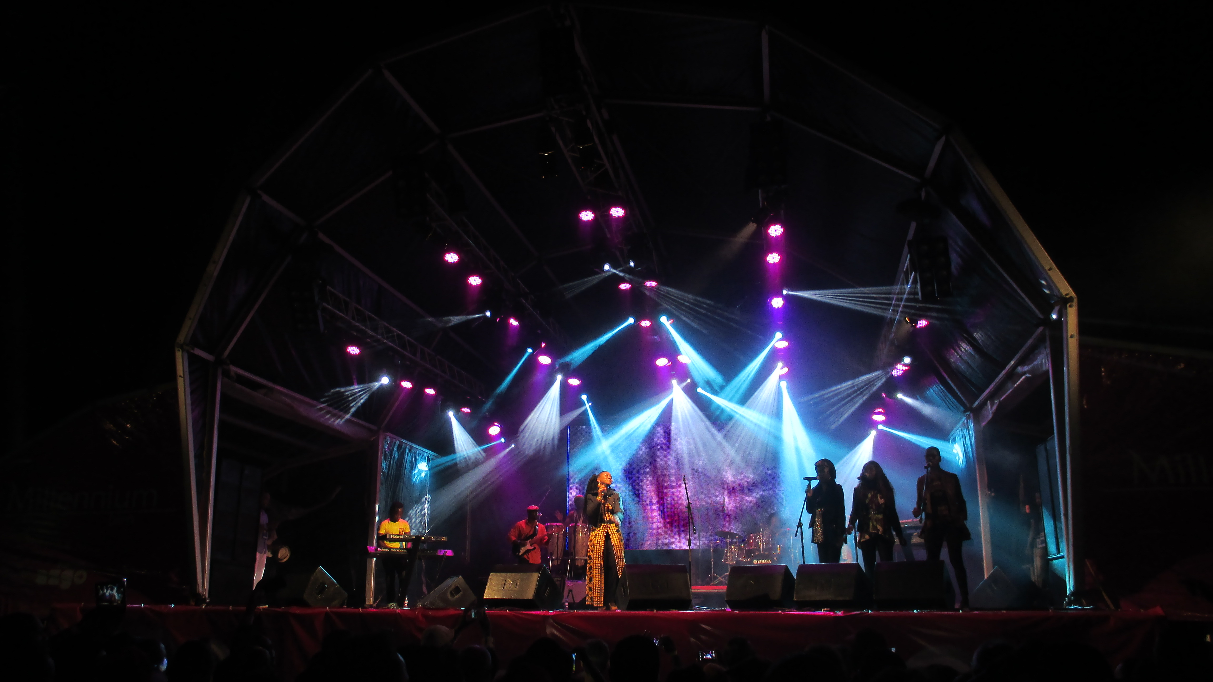 Foto reportagem sobre Festas/ festivais / outros eventos culturais ...